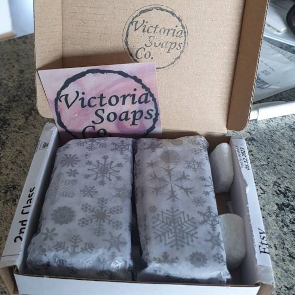 Victoria Soaps Candle Gift Box Set With Bottle of Matches and Mini ...