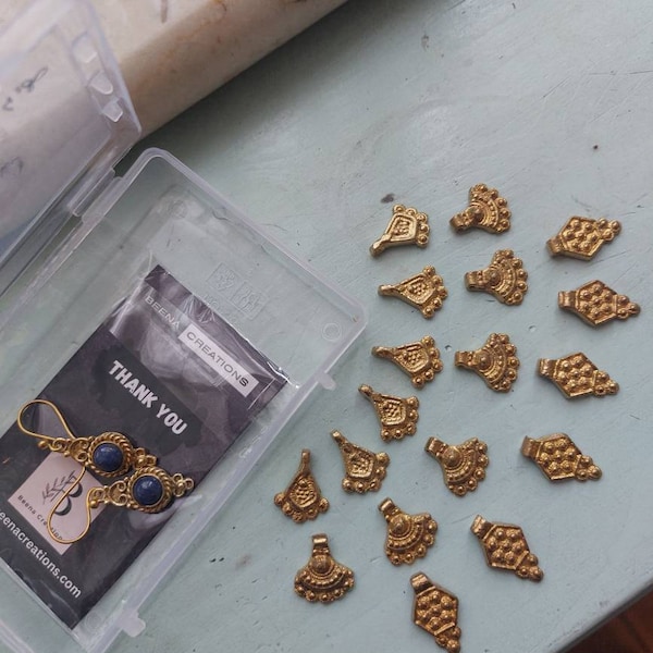 Secret Box, Prayer Box, Ethnic Pendents, Amulet Pendent, Vintage Indian ...