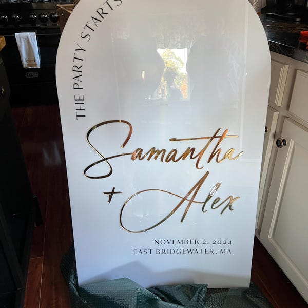 White Acrylic Wedding Sign With 3D Gold Mirror Names - Wedding Welcome ...