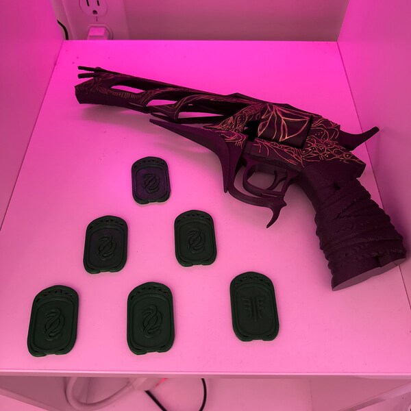 Predator Gauntlet Forearm Bomb Selfdestruction Cummunicator 3D Printed ...