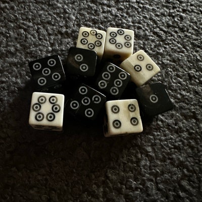 UNIQUE Pip Design Large Medieval Bone Dice Set qty 5 Mat Cauthon's Dice ...