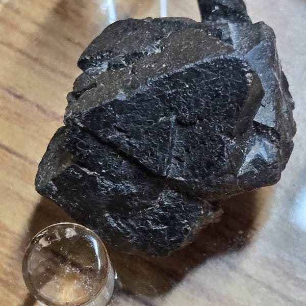 Natural Octahedral Magnetite Crystal From Iron Springs, Utah | Pyramid ...
