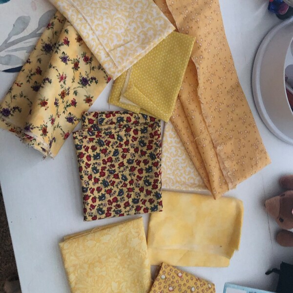 VIP Screen Print Holly Tree Cut Out Fabric Centerpiece. Cranston Print ...