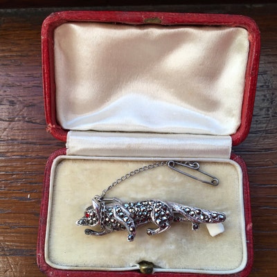 𝐇𝐔𝐍𝐓𝐈𝐍𝐆 𝐀 𝐏𝐨𝐫𝐭𝐫𝐚𝐢𝐭 𝐛𝐲 𝐀𝐧𝐧𝐞 𝐇𝐨𝐥𝐥𝐚𝐧𝐝. A Fabulous Coffee Table Book and a ...