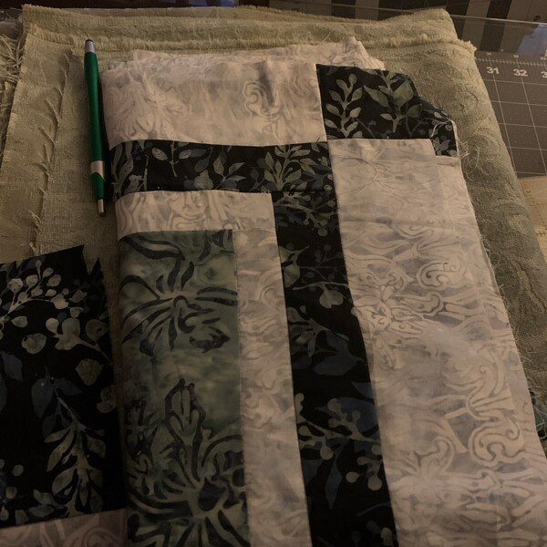 Abandoned Kit With Brickwork Pattern - 10 Fat Quarters - by Tim Holtz ...