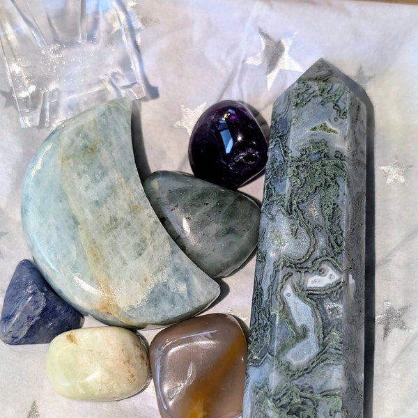 Plastic Crystal Heart/ Carvings Sphere Stands - Etsy