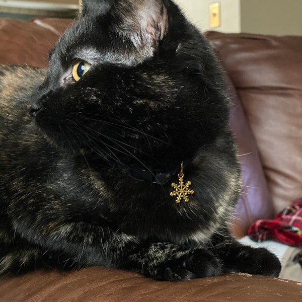 Cat Collar Black and Gold Metallic Snowflakes and Stars With Gold ...