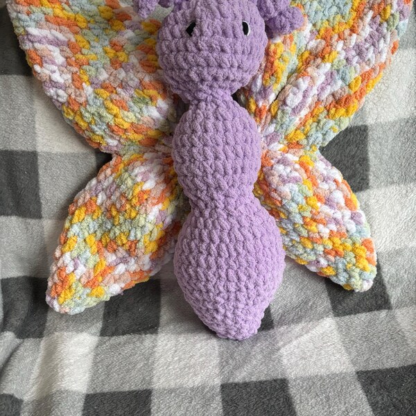 Crochet Leo the Bee PATTERN | Amigurumi Plushie | Crochet Snuggler ...