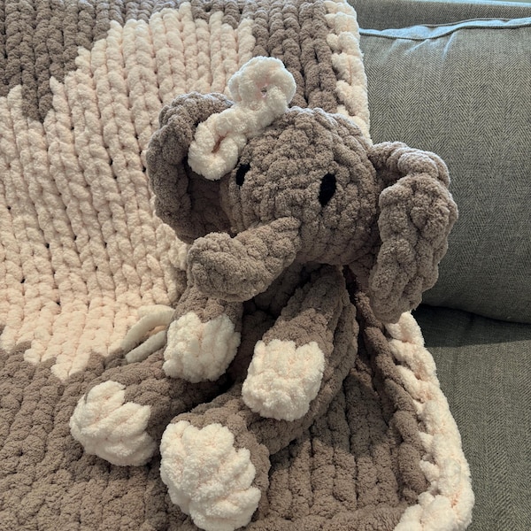 Fingerknit Chunky Elephant Plushie Pattern With Video Tutorial Elephant ...