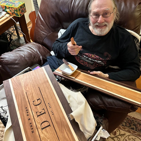 Contemporary Walnut & Maple Knife Block With Contrasting Stripes ...