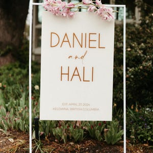 White Curtain Wedding Welcome Sign With Stand, Curtain Print Welcome ...