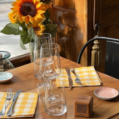 QR MENU QR Table Stand Black Wooden Cube Digital Menus for Restaurant ...