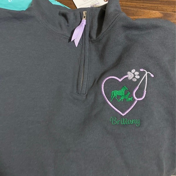 Vet Tech Pullover, Personalized Vet Assistant Sweatshirt, Vet Tech Gift ...