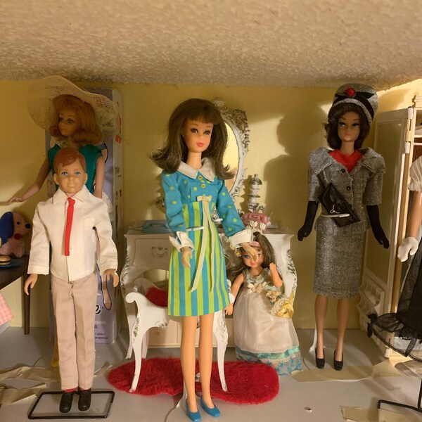 Graduation Barbie Class of 2024 Graduation Doll Magenta, White, Royal ...