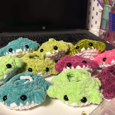 Steve the Flat Pocket Frog Crochet Pattern - Etsy