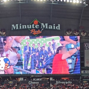 Loona Chuu Salute Flag Banner, Chuu American Flag Tapestry, Chuu Merch ...