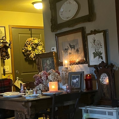 Shield Clock Working Vintage, Black Forest German Made. Very Cute Clock ...