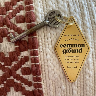 Personalized Vintage Hotel Keychain // Gold Key Ring // - Etsy