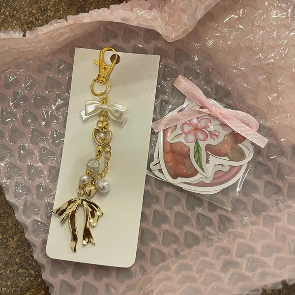 Fit for Royalty Regency Inspired Elegant Gold Keychain Collection ...