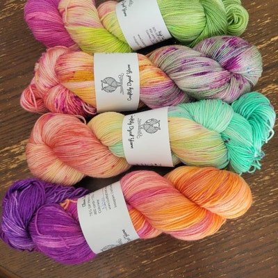 Azalea Hand Dyed Yarn / Handdyed Yarn, Sock Yarn, Wool Yarn Pink to ...