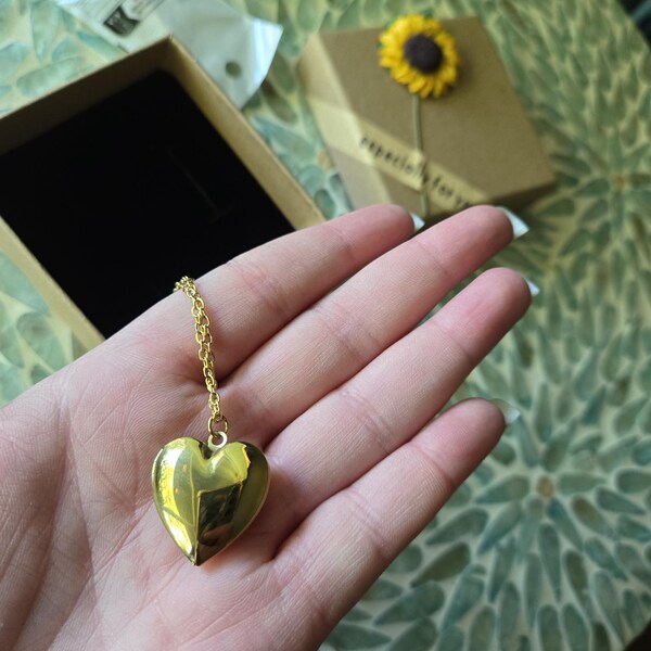 Customized 20 Photos Mini Album Keychain, Photo Scrapbook Keyring ...