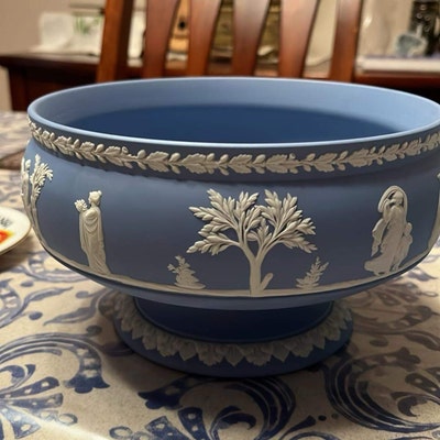 Rare Wedgwood Pink Jasperware Matching Pair of Small Bowls / Trinket ...