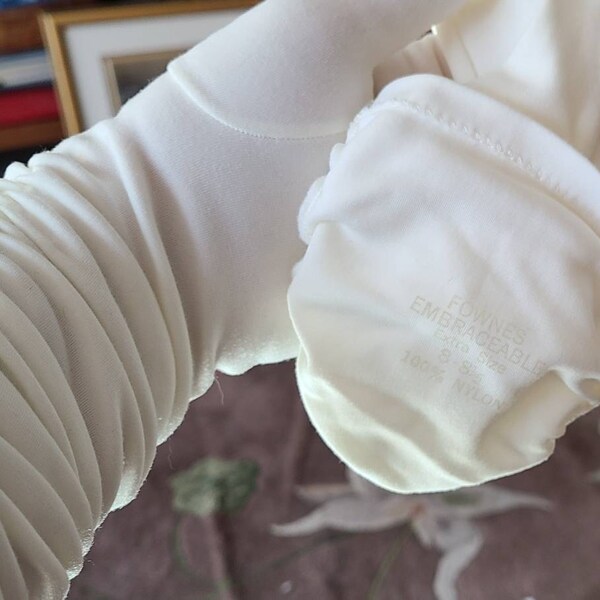 Two Kissing Angels, Two Sizes; White, Ceramic - Etsy