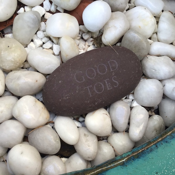 Personalised Name Pebble, Engraved Message Stone for Keepsakes and ...