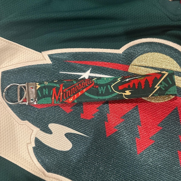 Hockey Keychain | Hockey Team Gift | Beaded Hockey Lace Keychain ...