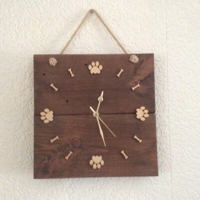 Reclaimed Pallet Wood Dog Clock Paw Prints and Bones - Etsy UK