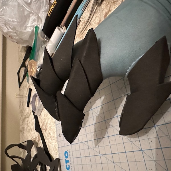 Foam/worbla Hand and Finger Armor Pattern Collection by Pretzl Cosplay ...