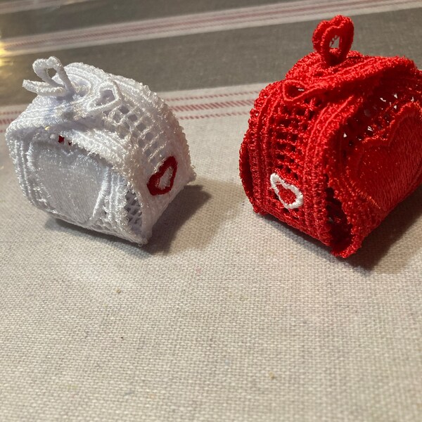 FSL Gift Box With Heart Decoration Machine Embroidery Design - Etsy