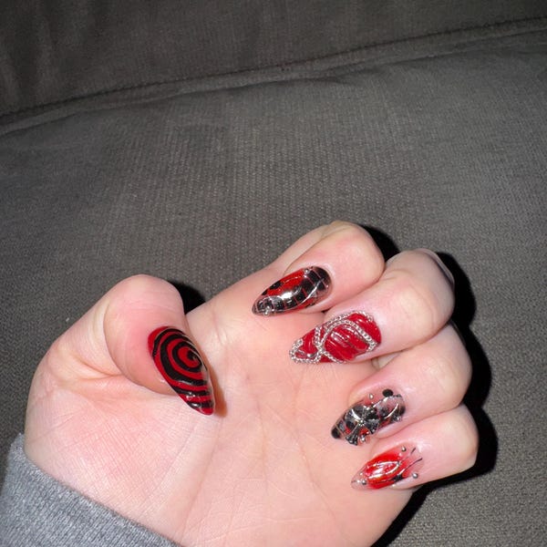 Galaxy-inspired Press on Nails With Abstract Twists Starry Night Dreams ...