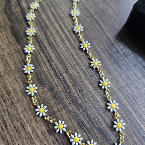 Minimalist Daisy Choker Necklace, Tiny Flower Chain Necklace, Daisy ...
