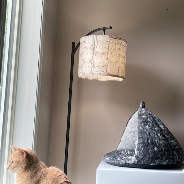 Retro Neutral Stained Glass-inspired Tripod Table Lamp – Mid-century ...