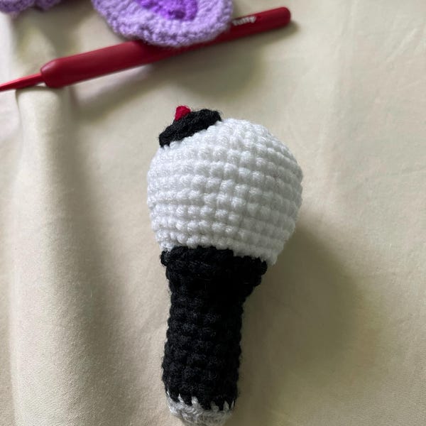 PDF : ARMYBOMB Crochet Doll Pattern, BTS Lightstick Amigurumi, Bts ...