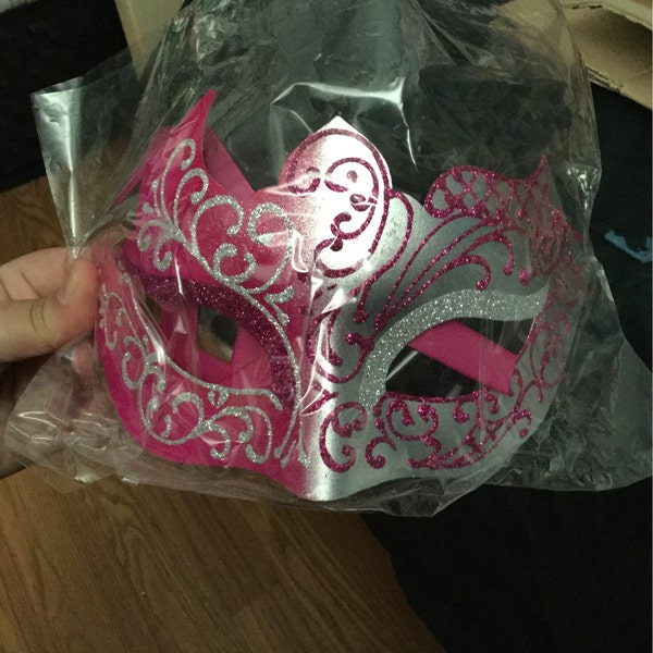 Lady Phantom Masquerade Mardi Gras Metal Filigree Mask in Silver With ...