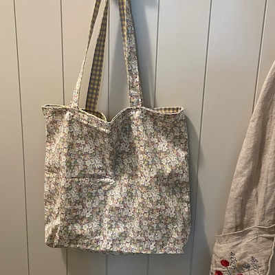 Cute and Versatile Floral Tote Bag Spring/summer Accessory for Work ...