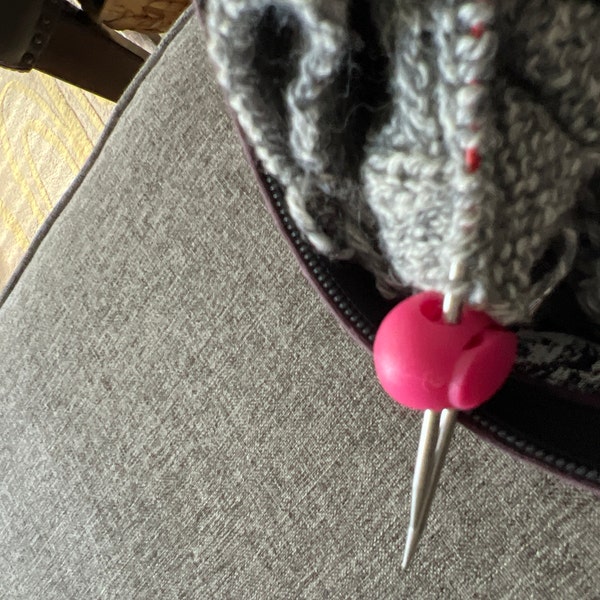 Knitting Stitch Stoppers (10) | Fits up to US Size 8 Needles | Save ...
