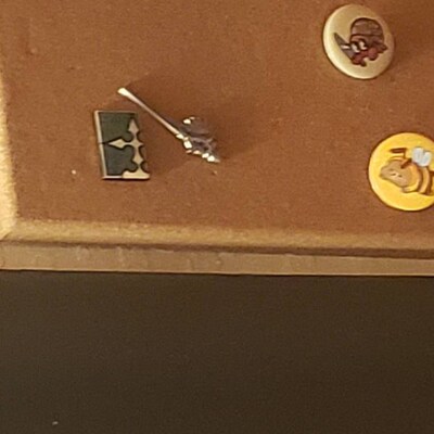 Widowmaker Hourglass Spray Inspired Enamel Pin Overwatch - Etsy