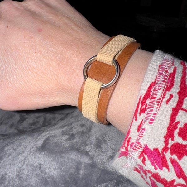 Adjustable Grief Bracelet, Handmade Leather Widow Bracelet, Wear a Ring ...