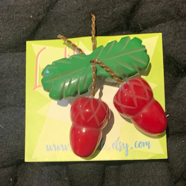 Mini Log Lady Brooch! Acorns 1940s 50s Bakelite Fakelite Style Novelty ...