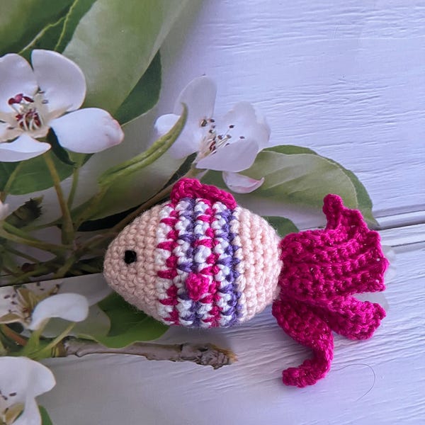 Mosaic Goldfish Crochet Pattern · Fish Amigurumi Tutorial Keychain ...