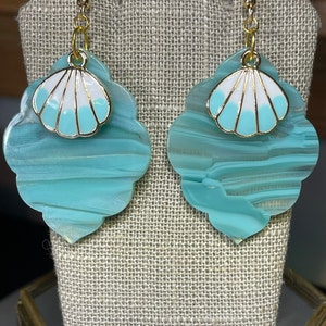 10 Blue Shell Charms, Seashell, Enamel, Beach Themed Charms, DIY, 18mm ...