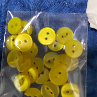 Hand Fan Button, Japanese Floral Pattern, Elegant Beautiful, 2 Holes ...