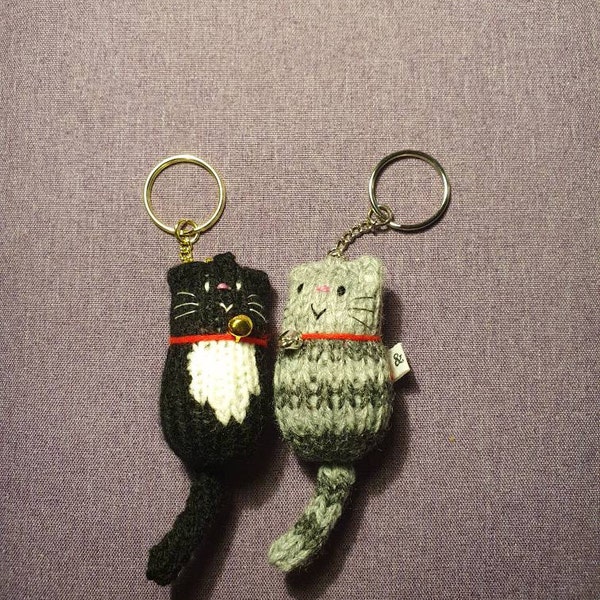 Hand Knitted Fat Cat Keyring/bag Charm - Etsy