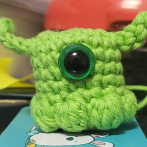 Pocket Alien No Sew Beginner Crochet Pattern - Etsy