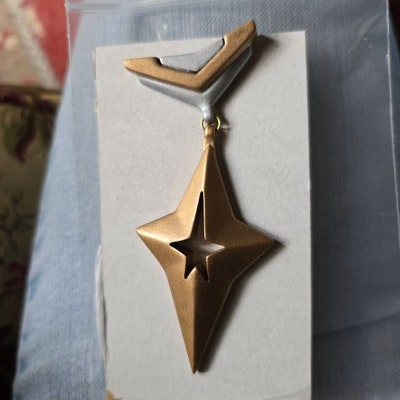 Star Trek Klingon MEDAL of HONOR Resin Prop Pin - Etsy