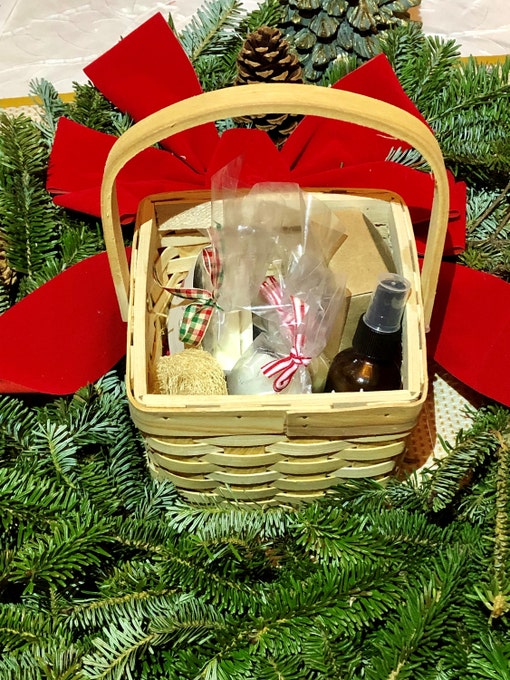 Holiday Spa Gift Set • Christmas Self-care Box • Relaxation Pamper Spa ...