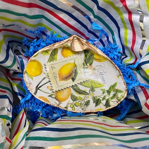 Decoupage Clam Shell Decor, Birth of Venus, Roman Goddess of Love and ...